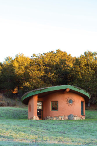 Modern Cob House Building – Mother Earth News